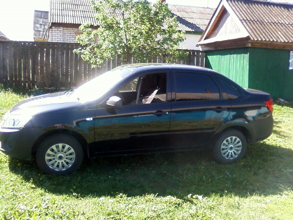 Тонировка, белые поворотники, колпаки… — Lada Гранта, 1,6 л, 2012 года ...