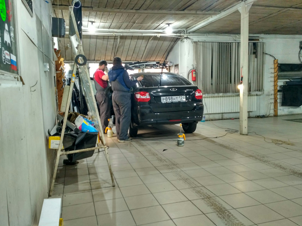Тонировка — Lada Гранта Лифтбек (1G), 1,6 л, 2017 года | аксессуары ...