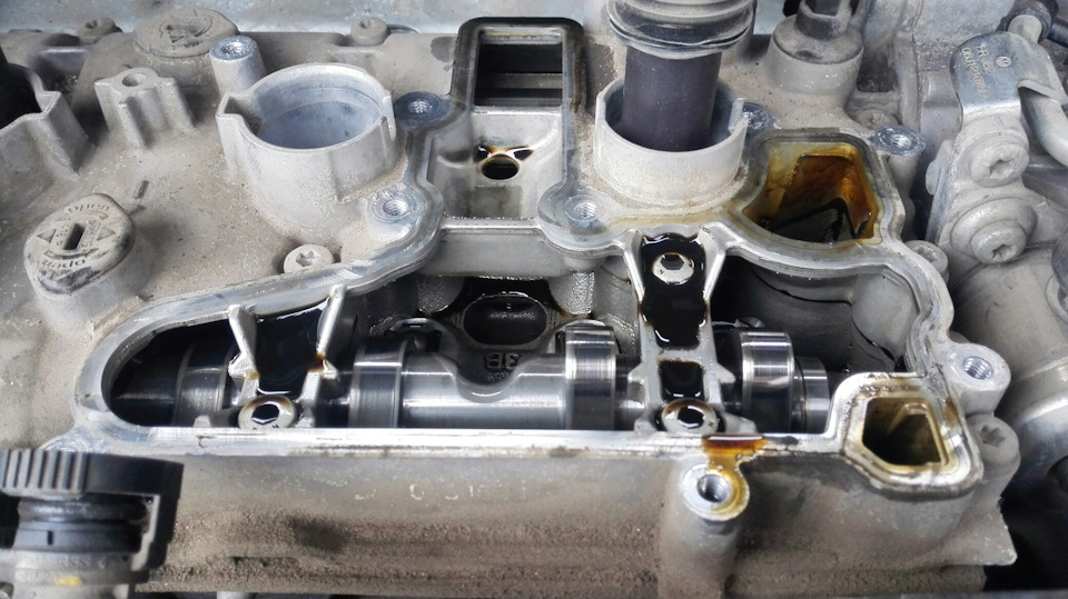 6. Снятие маслоотделителя — Skoda Octavia A5 Mk2, 1,8 л, 2012 года ...