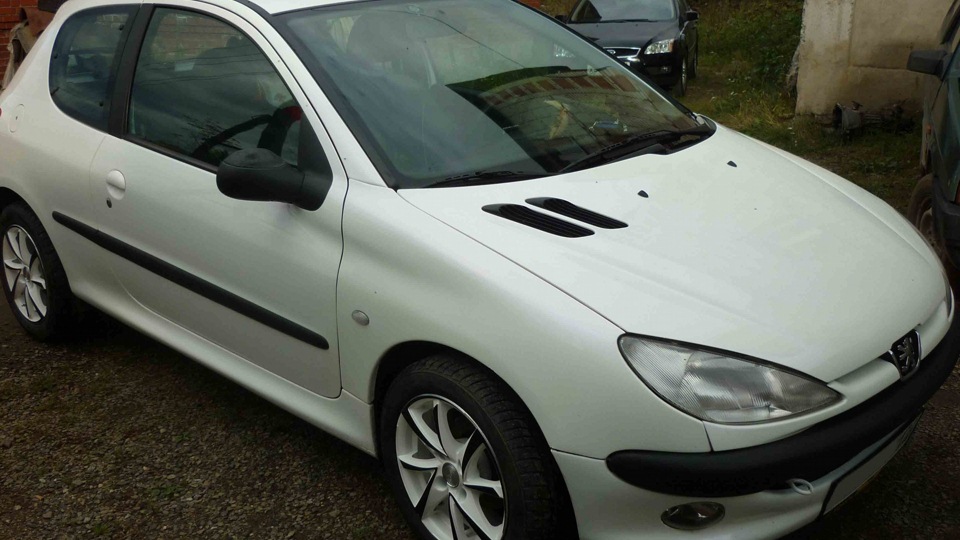 Peugeot 206 1.4 бензиновый 1999 | на DRIVE2