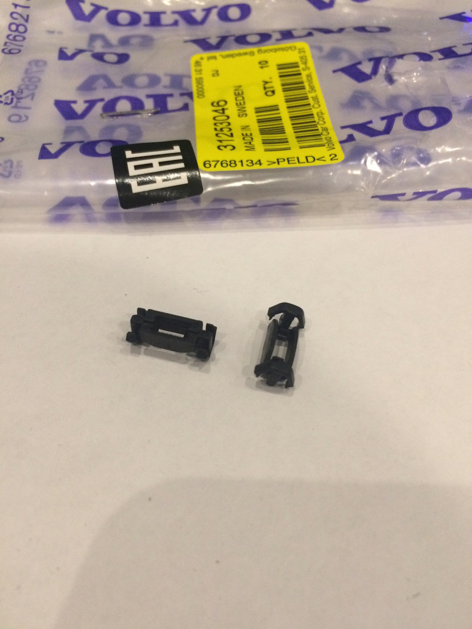 31253046 Клипса молдинга стекла двери Volvo | Запчасти на DRIVE2