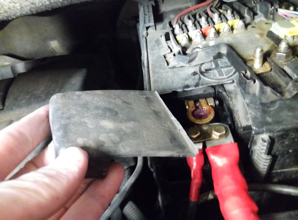 Защита клемм АКБ — Citroen Grand C4 Picasso (1G), 2 л, 2007 года ...