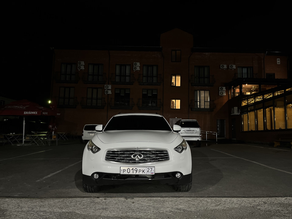 Тонировка в круг. — Infiniti FX (2G), 5 л, 2010 года | тюнинг | DRIVE2