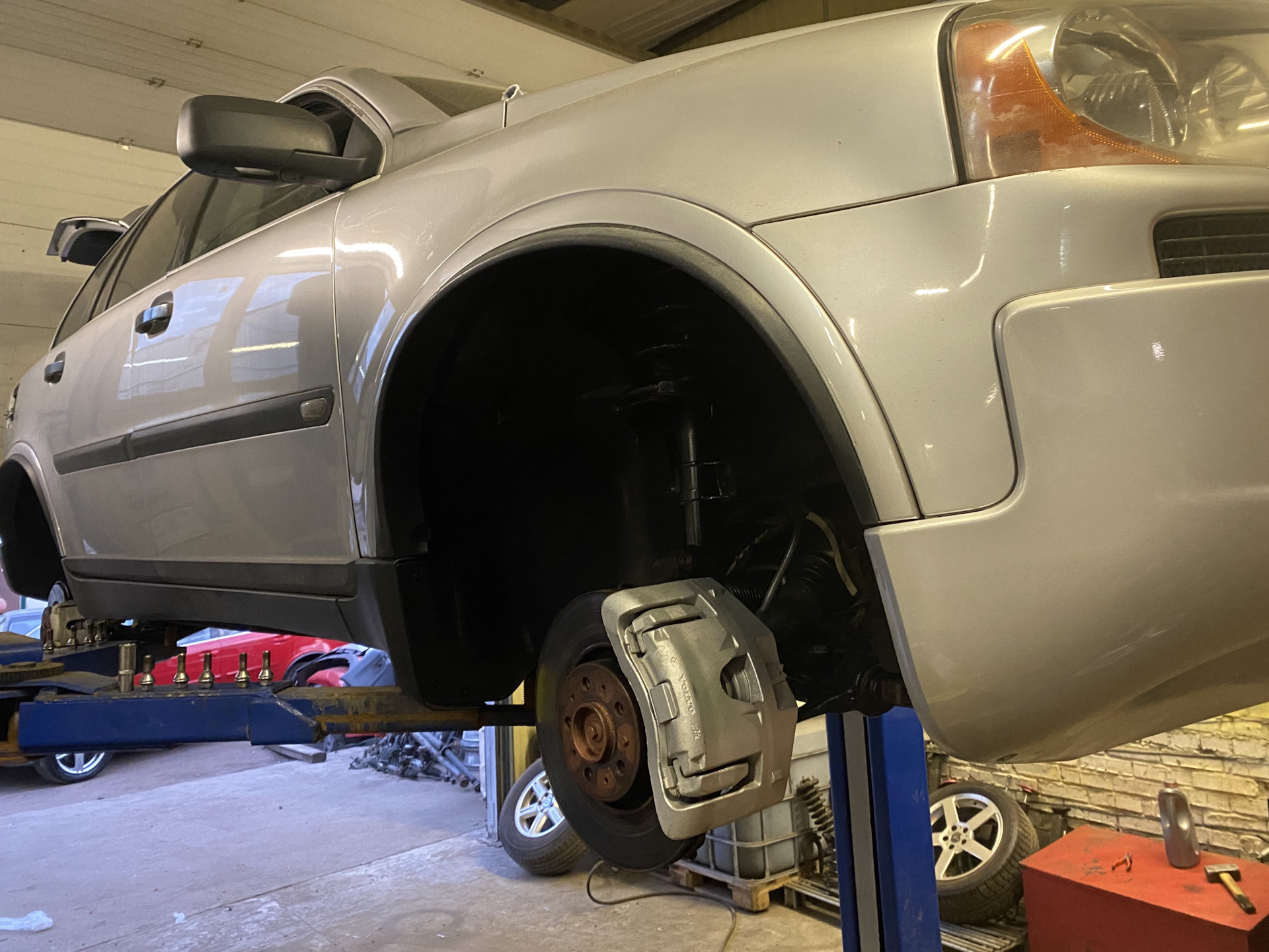 Продолжая сборку…Бампер…пороги…расширители…подкрылки… — Volvo XC90 (1G ...