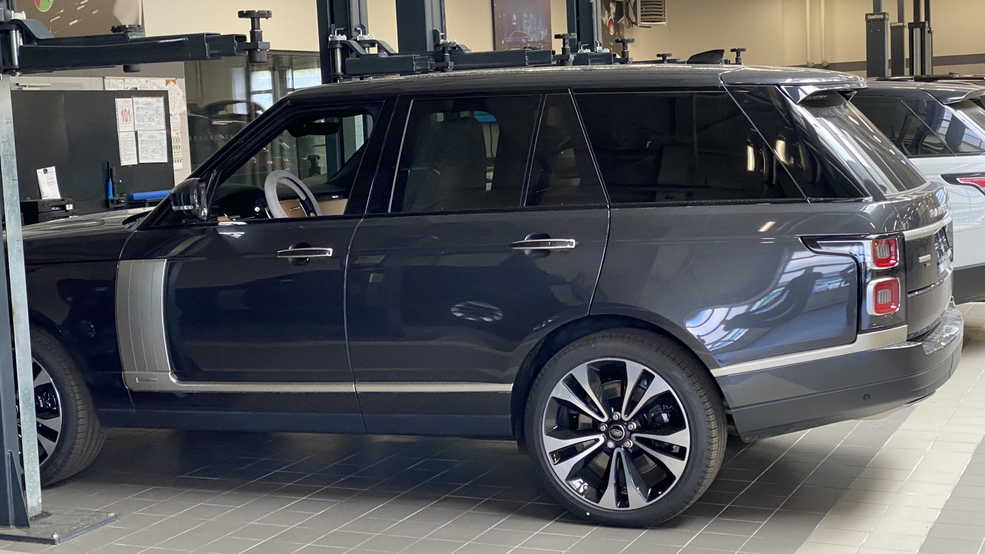 Land Rover Range Rover (4G) 3.0 гибридный 2021 | Fifty 350D на DRIVE2