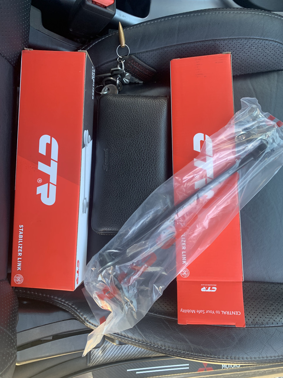 Замена стоек стабилизатора — Mitsubishi Outlander XL, 2 л, 2010 года ...