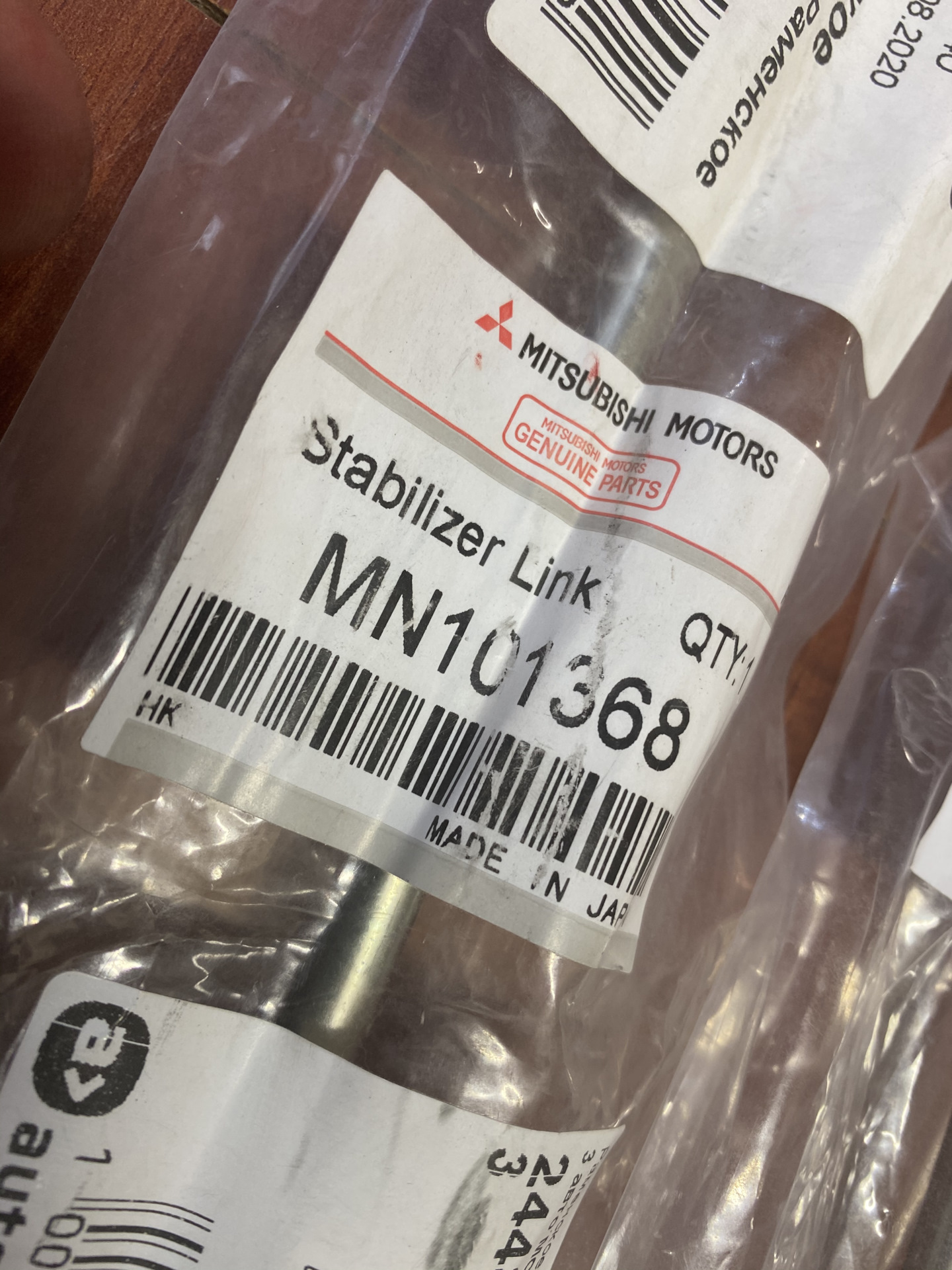 Замена стоек стабилизатора на Mitsubishi MN101368 — Dodge Caliber, 2 л ...