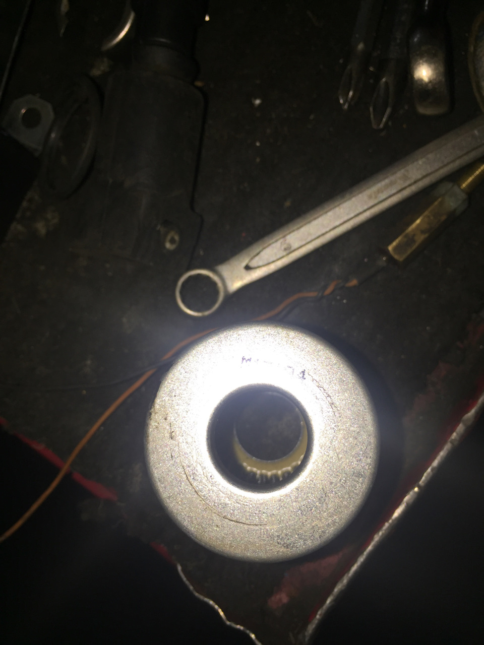 Замена прокладки клапанной крышки и сальника форсунки двигателя yd22 ...