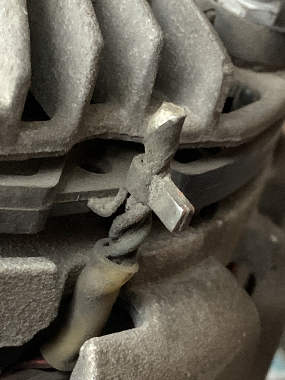 И снова про ошибку p0625 — KIA Ceed (1G), 1,4 л, 2010 года | наблюдение ...