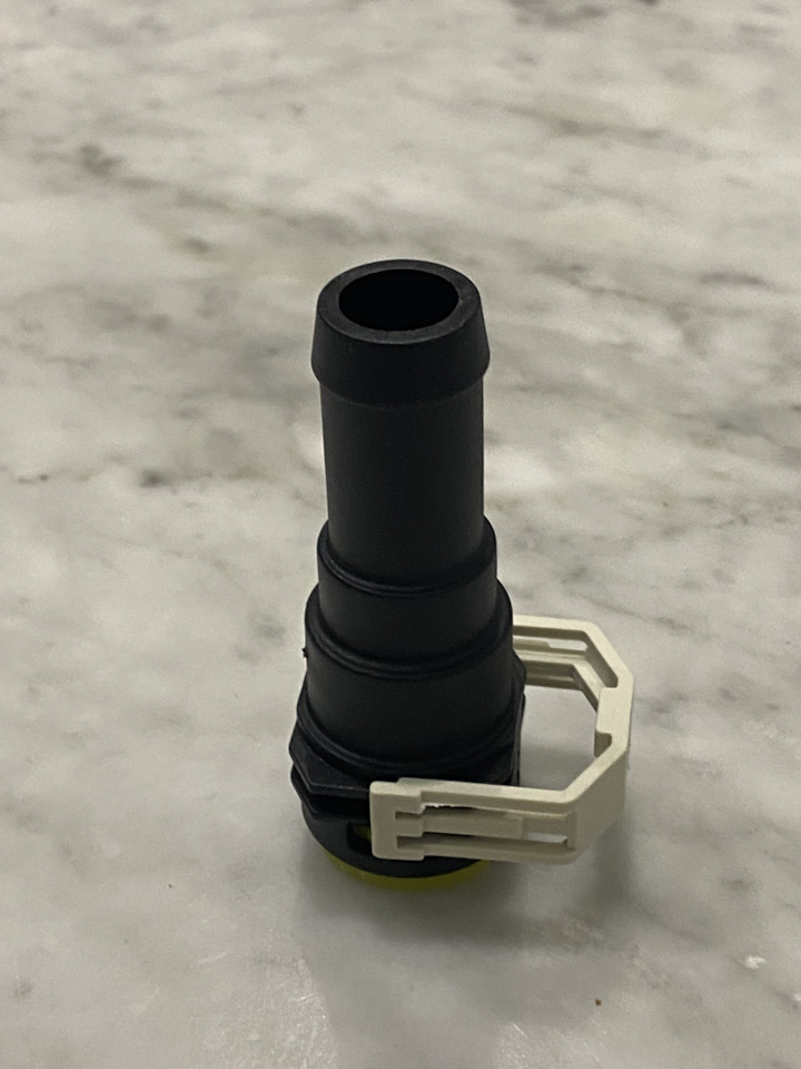 D65161240 Штуцер системы охлаждения Mazda | Запчасти на DRIVE2