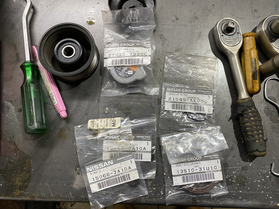 Замена бумажных прокладок в двигателе — Infiniti FX (2G), 3,5 л, 2009 ...