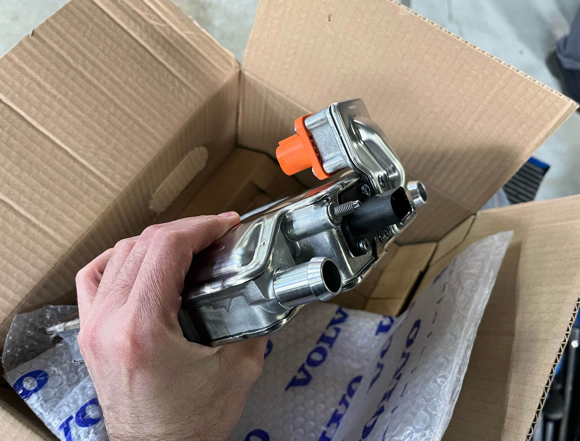 Замена Стояночного обогревателя по гарантии — Volvo XC90 (2G), 2 л ...