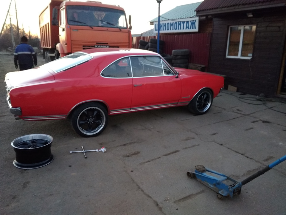 Из двух осталась только одна — Opel Commodore A, 2,8 л, 1968 года ...