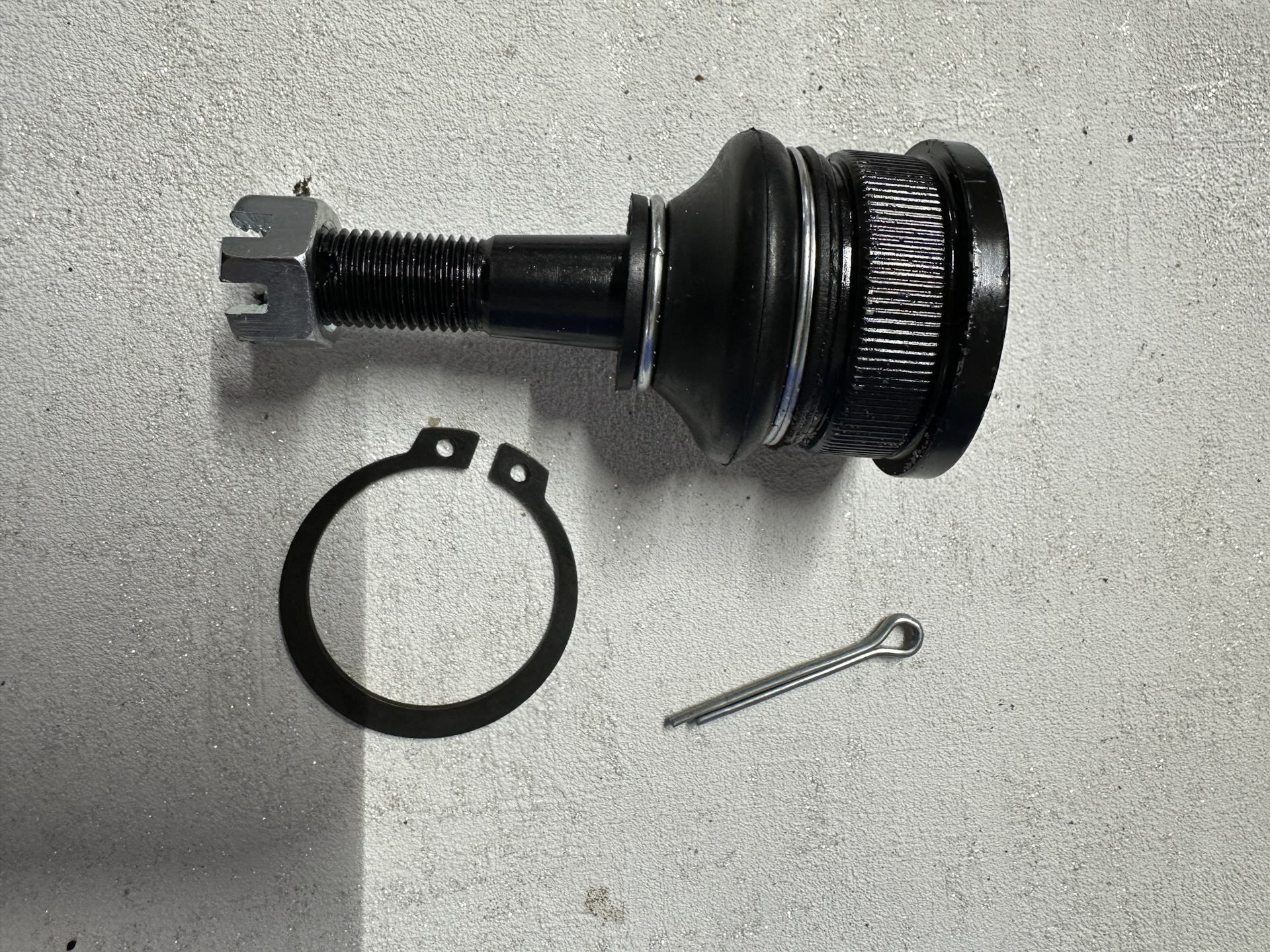 Замена шаровой опоры (верхней), и замена колодок передних Мазда 6 gh ...