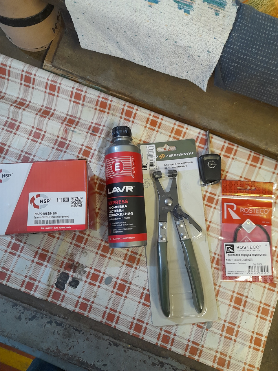 Замена термостата, его корпуса и ОЖ. — Opel Astra J, 1,6 л, 2012 года ...
