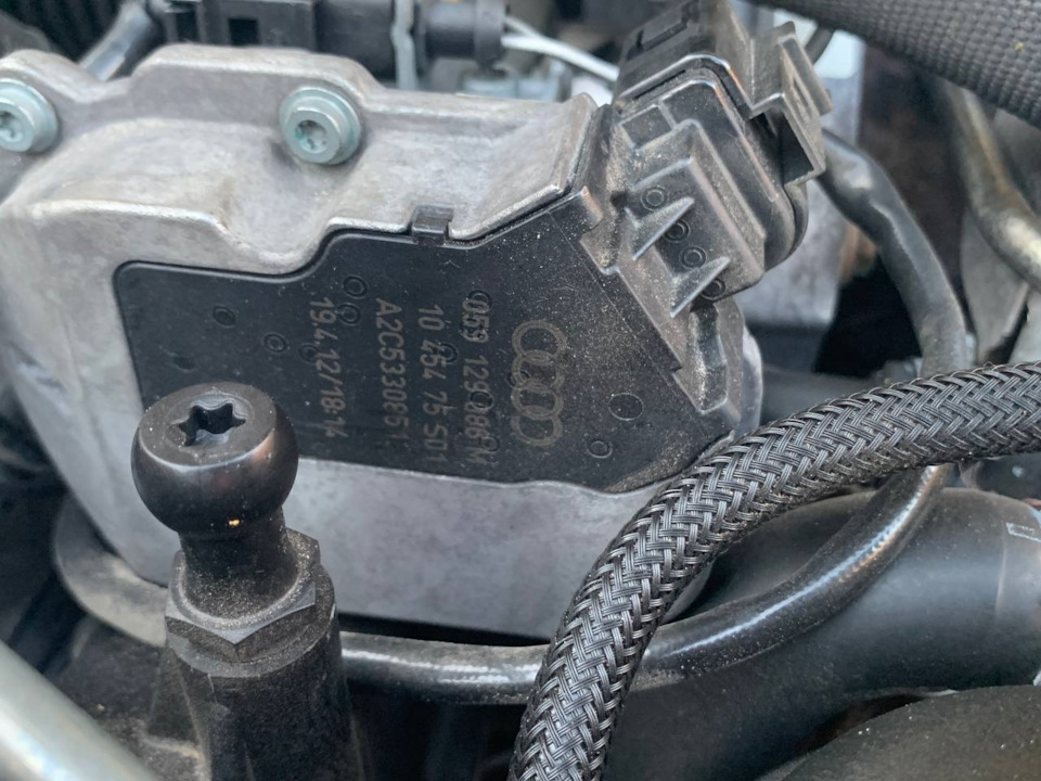 Датчик положения педали тормоза и моторчик управления вихревыми ...