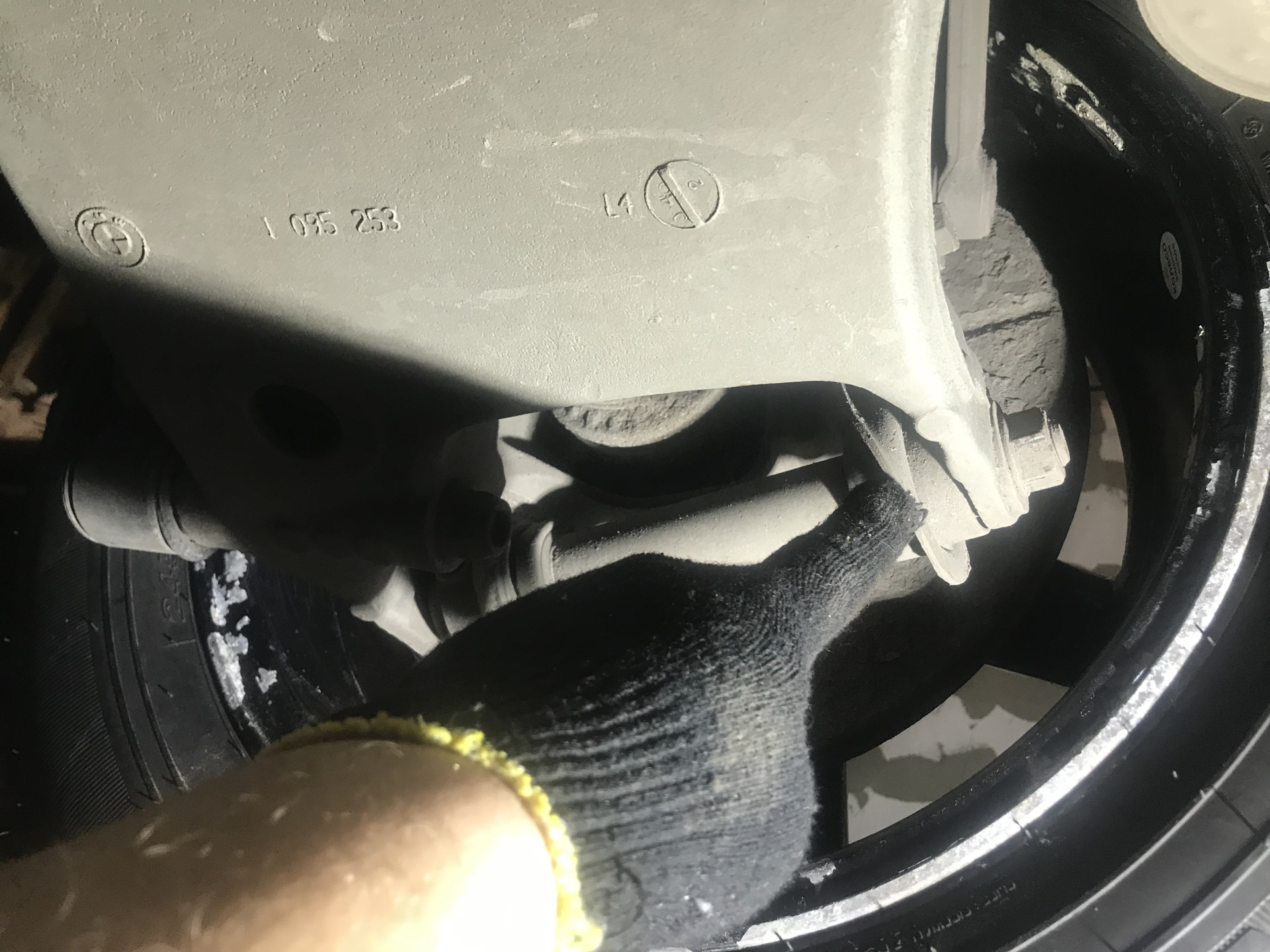 21. Замена интегрального рычага и передних колодок. — BMW X5 (E53), 3 л ...