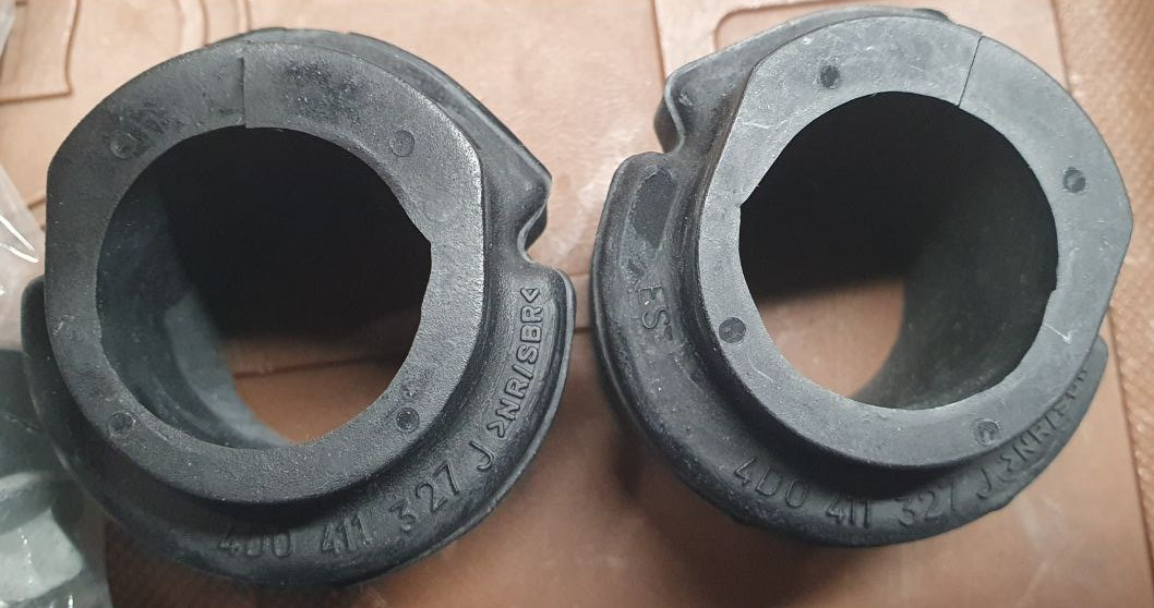 349 000 км: Замена левого кронштейна опоры двигателя, скоб и втулок ...