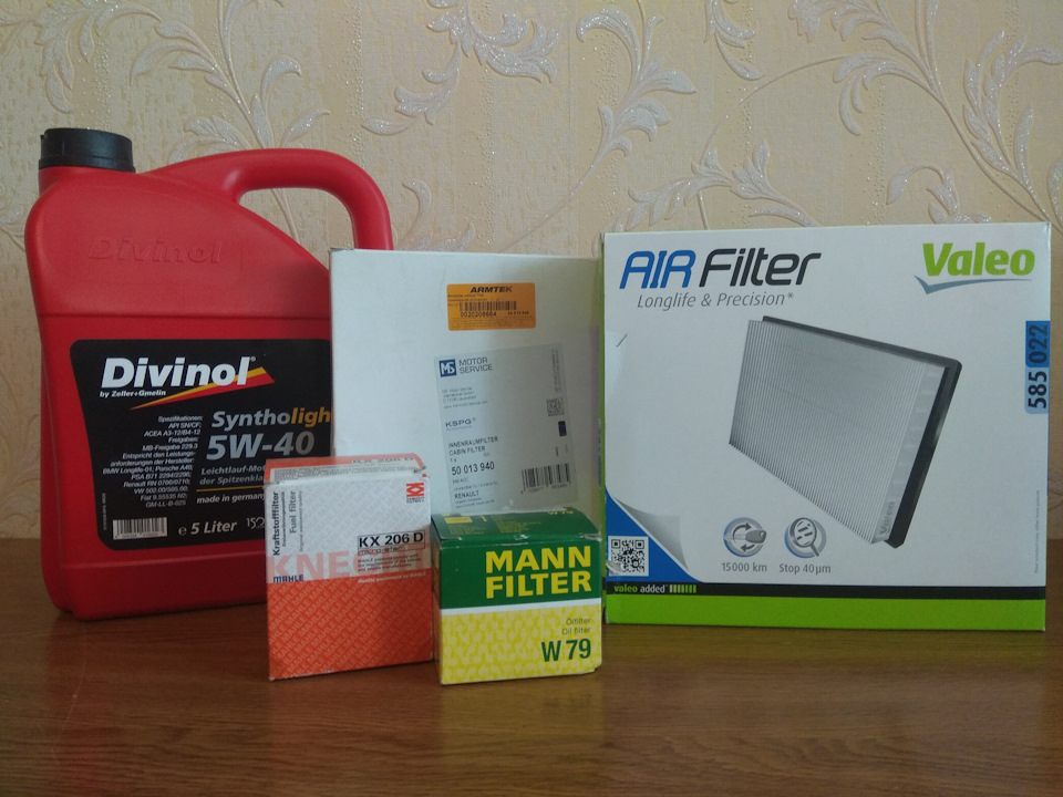 Замена масла и фильтров — Renault Laguna II, 1,9 л, 2002 года ...