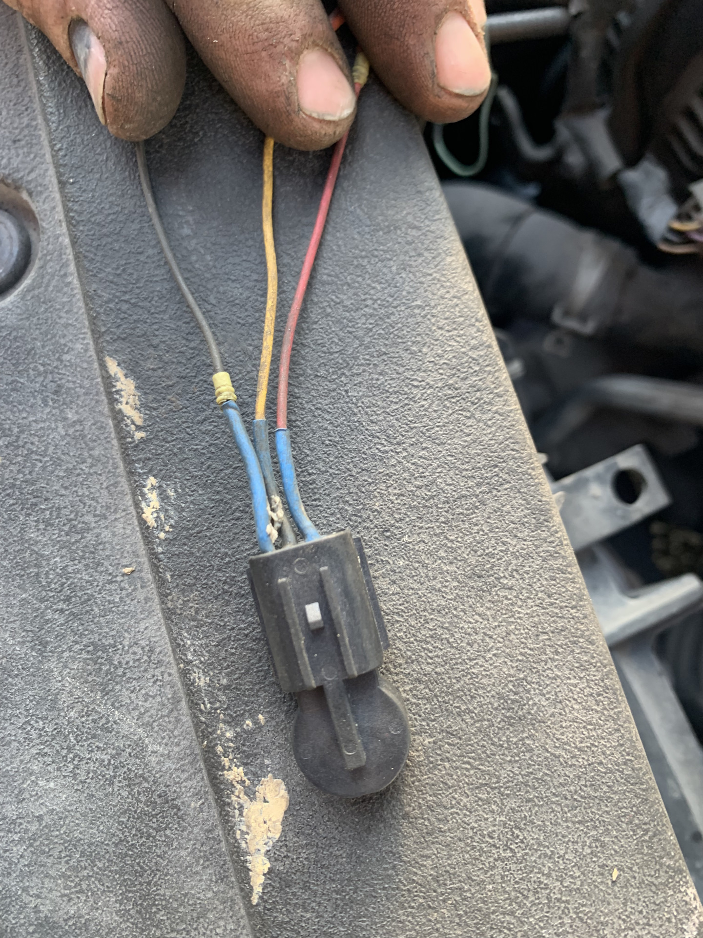 Фишка датчика потока кондиционера — Toyota Camry (XV50), 2,5 л, 2013 ...