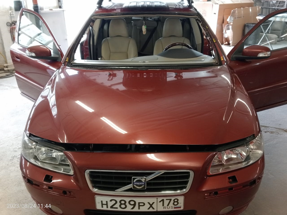 Замена лобового стекла — Volvo S60 (1G), 2,5 л, 2007 года | визит на ...