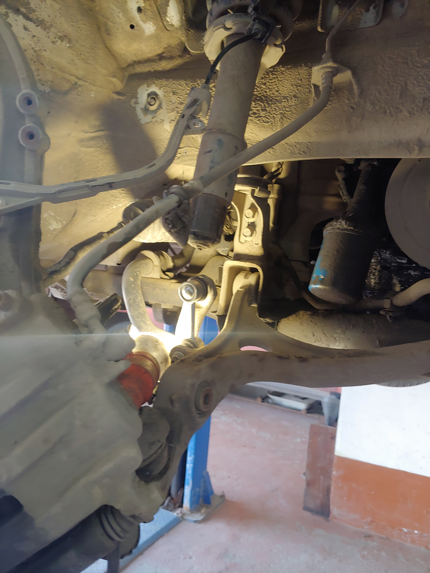 Обслуживание правого привода — Honda Elysion, 3 л, 2004 года ...