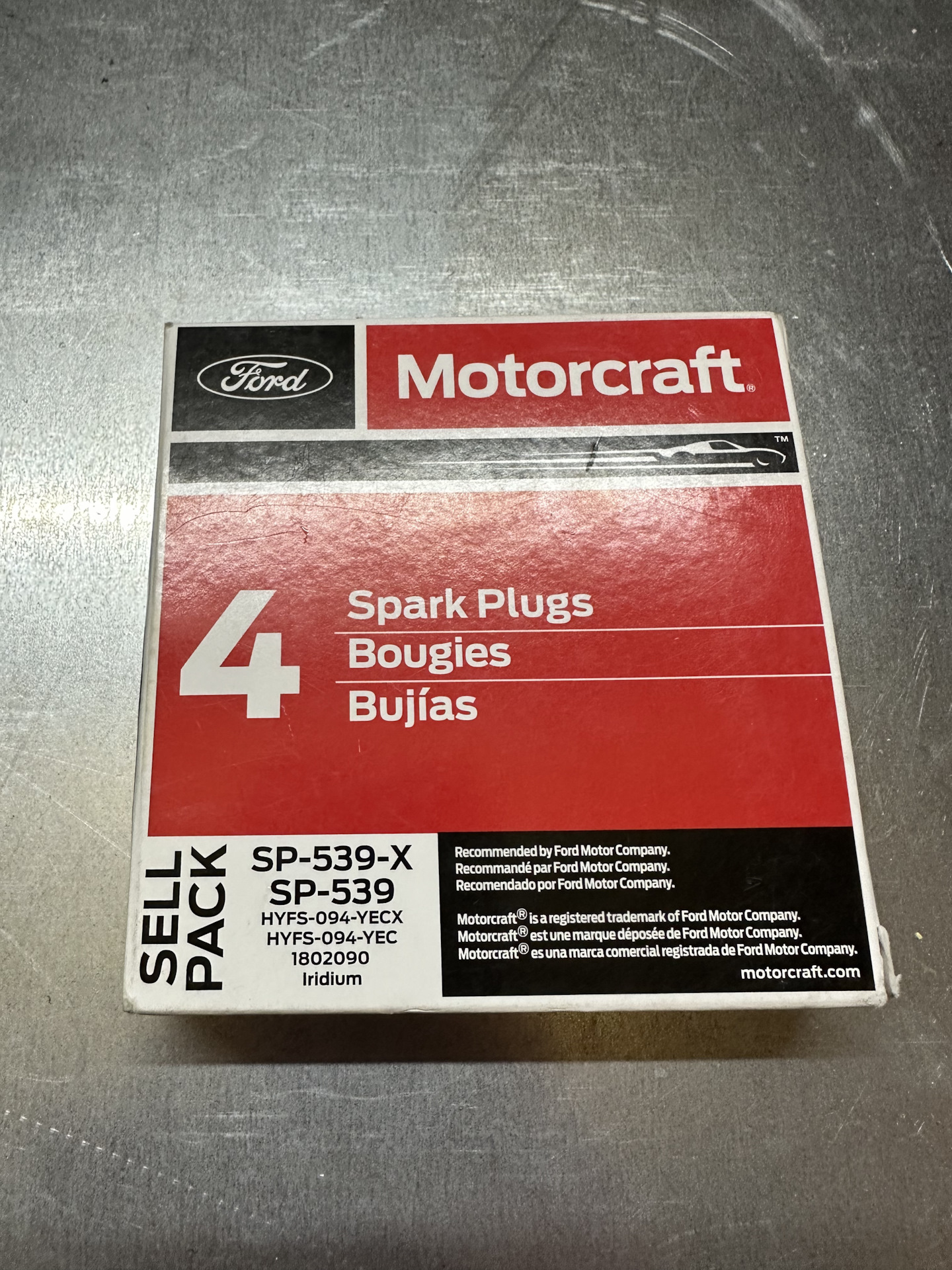 Замена свечей зажигания — Ford Escape (3G), 1,5 л, 2018 года | плановое ...