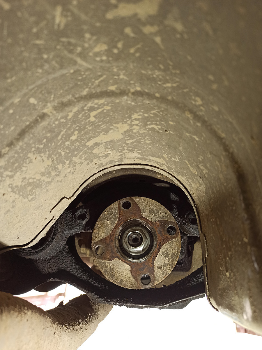 Замена сальника заднего редуктора. — Toyota RAV4 (II), 2 л, 2004 года ...