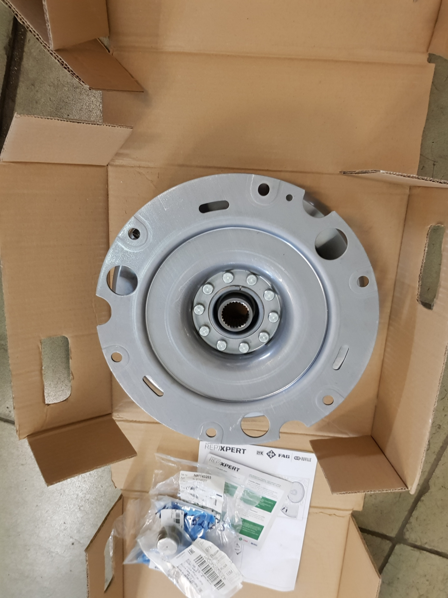 Замена двухмассового маховика — Audi A4 Allroad (B8), 2 л, 2014 года ...