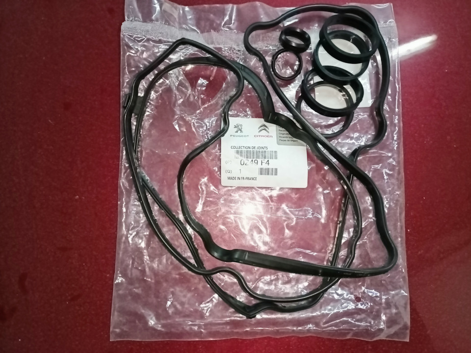 Замена свечей зажигания и прокладки клапанной крышки — Citroen C4 (2G ...