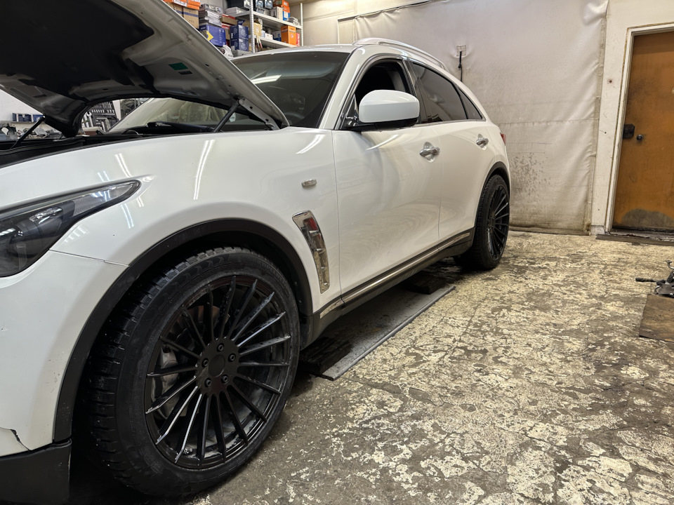 9. Диски Hamann (Replica) — Infiniti FX (2G), 3,7 л, 2010 года ...