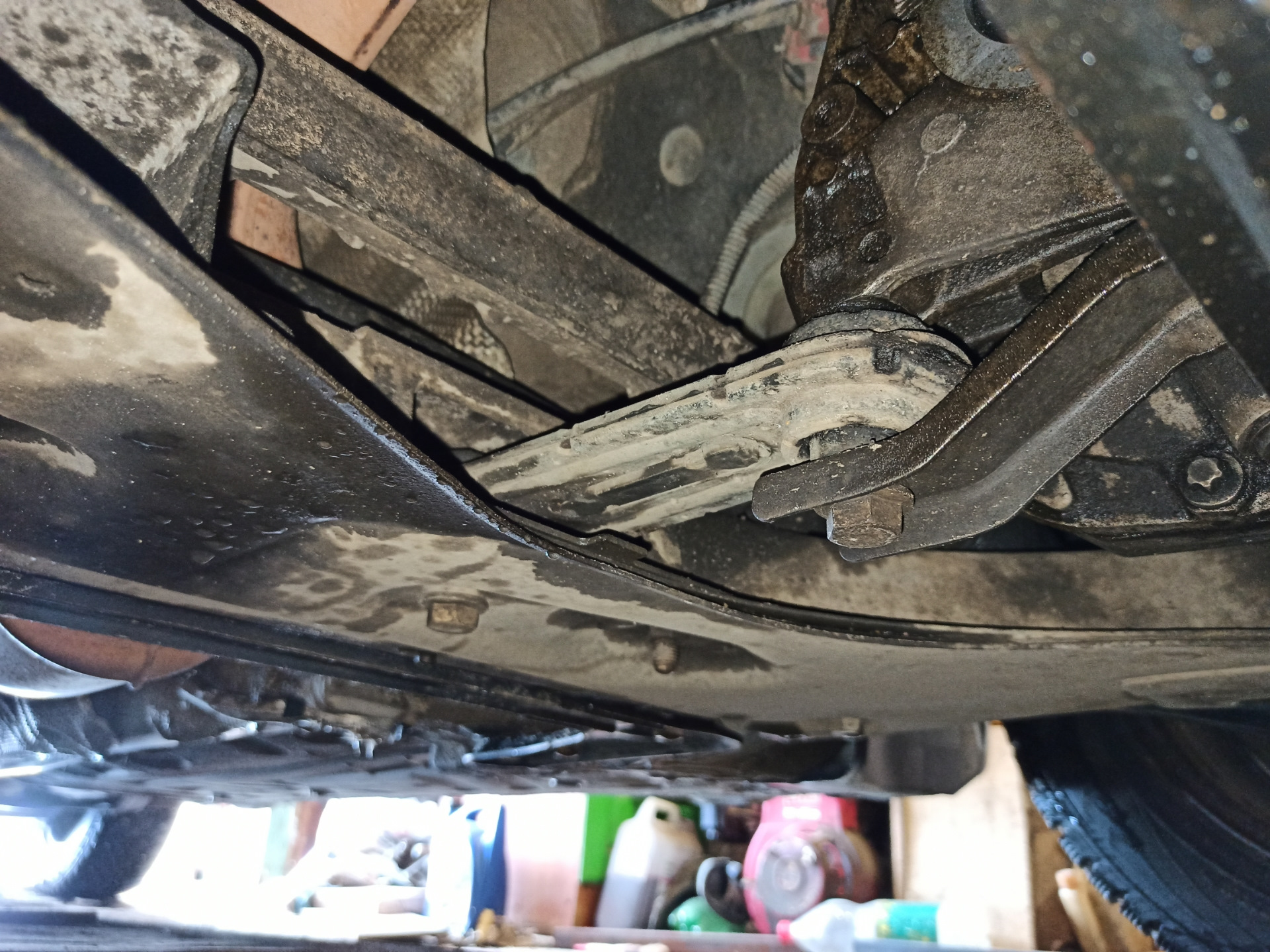 #6.Нижняя опора двигателя 112383665R — Renault Megane II, 1,6 л, 2008 ...