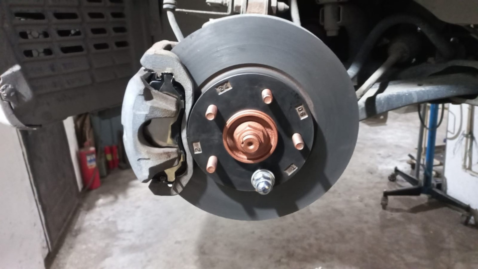 Замена передних колодок и приводных ремней — Mitsubishi Lancer X, 1,6 л ...