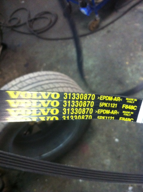 31330870 Поликлиновый ремень. Число ручьев 5 Volvo | Запчасти на DRIVE2