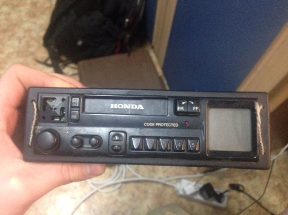Стоковая магнитола) — Honda Civic Hatchback (5G), 1,3 л, 1993 года ...