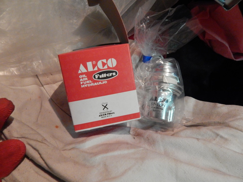 Замена топливного фильтра — Subaru Forester (SG), 2 л, 2007 года ...