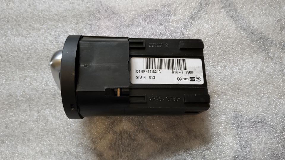 Немного хрома в салон — Volkswagen Polo Sedan, 1,4 л, 2018 года ...