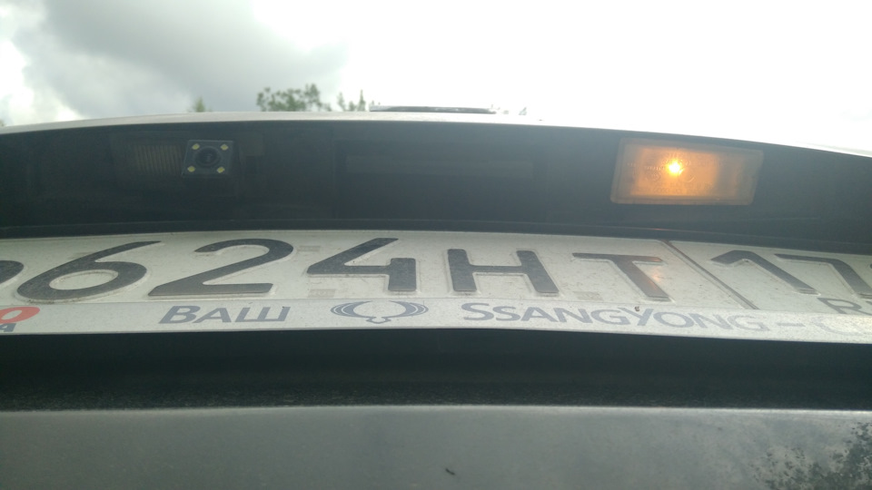 Замена лампочки подсветки номера. — SsangYong Kyron, 2 л, 2013 года ...