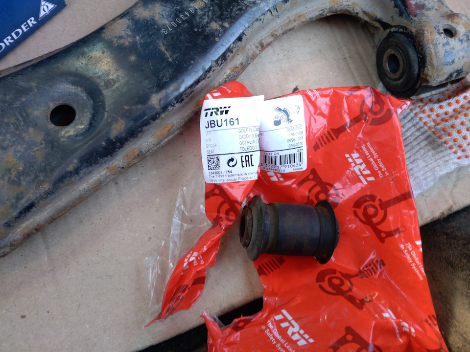 Замена саленблоков — Volkswagen Passat B4, 1,9 л, 1995 года | расходники | DRIVE2