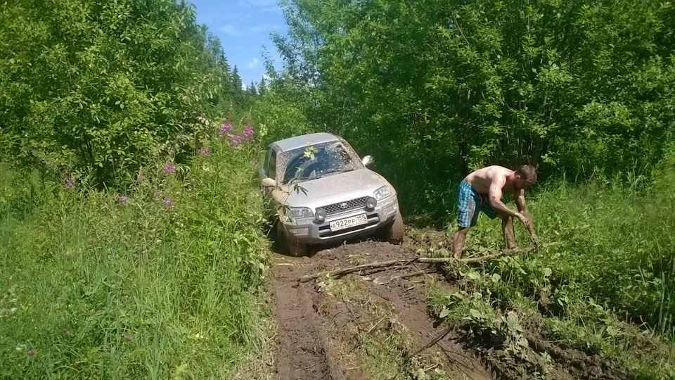 лечебная грязь — Toyota RAV4 (I), 2 л, 1998 года | путешествие | DRIVE2