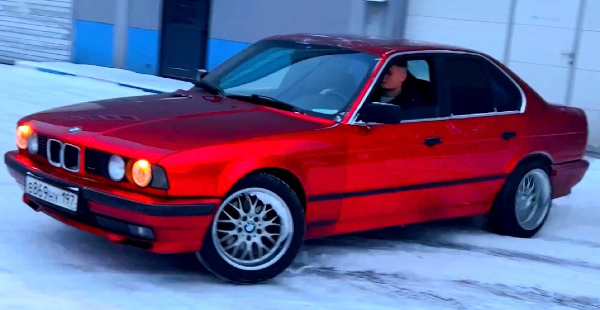 Валим боком по свежему снежку — BMW 5 series (E34), 2,5 л, 1991 года | покатушки | DRIVE2