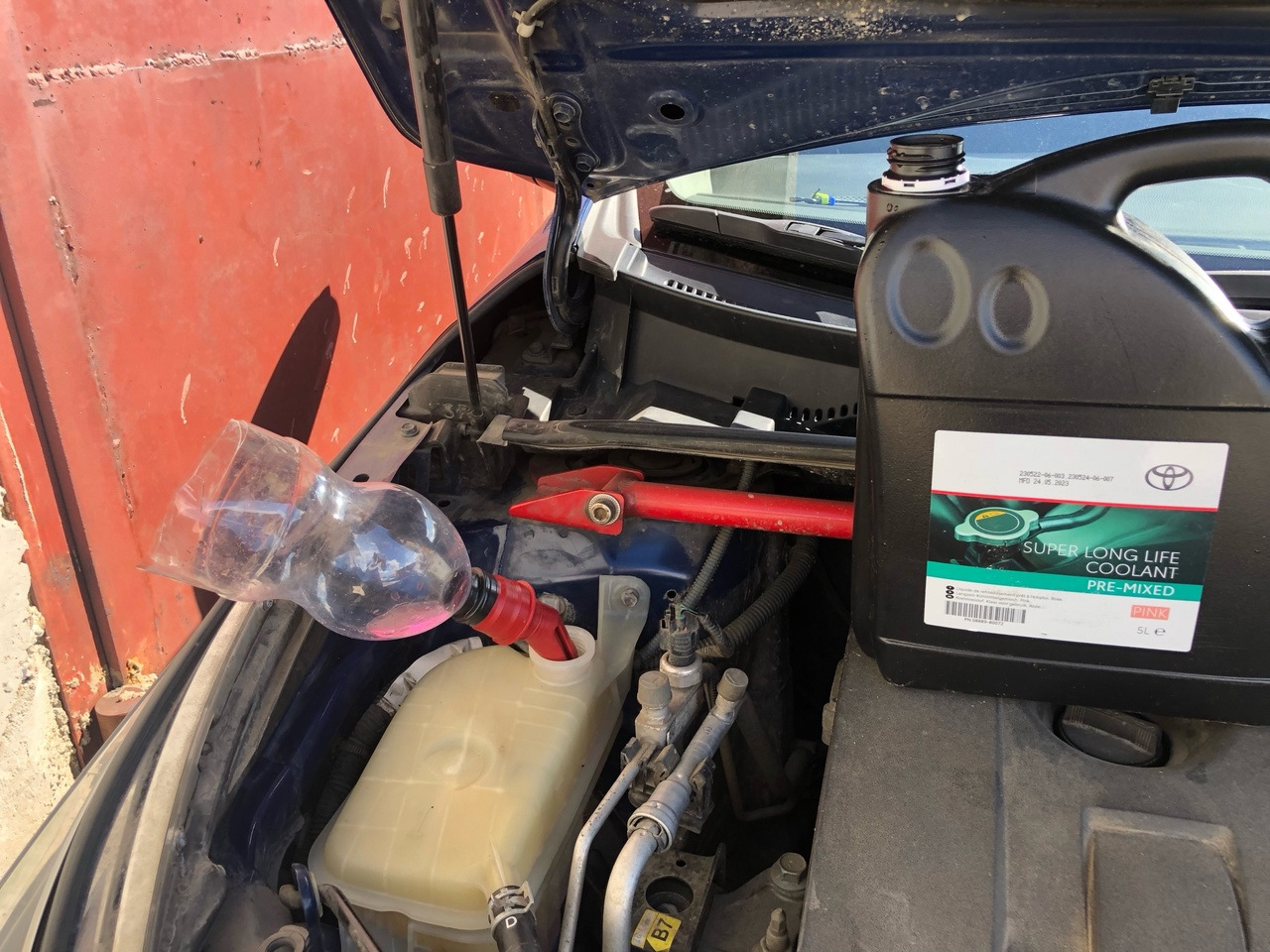 Замена Антифриза и Топливного фильтра — Toyota Corolla (160), 1,6 л ...