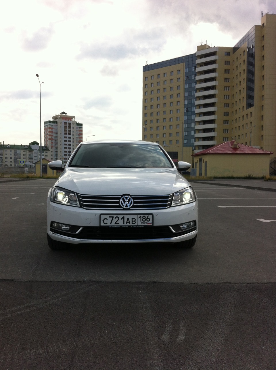 Легкий стайлинг — Volkswagen Passat B7, 1,8 л, 2012 года | колёсные ...