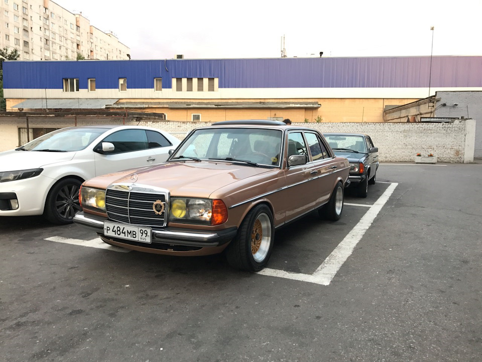 Classic vintage or Rial Mesh style? — Mercedes-Benz W123, 2,3 л, 1982 ...