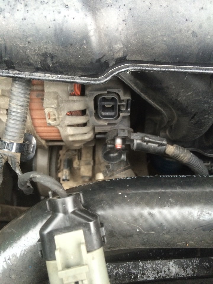 Замена регулятора напряжения генератора — Hyundai Elantra (4G), 1,6 л ...