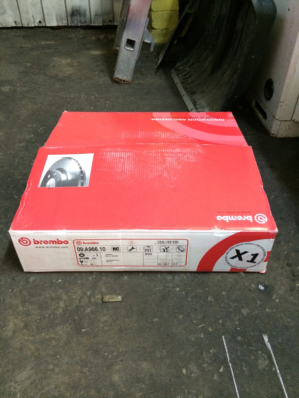 Замена передних тормозных дисков. — Toyota Land Cruiser 200, 4,5 л ...