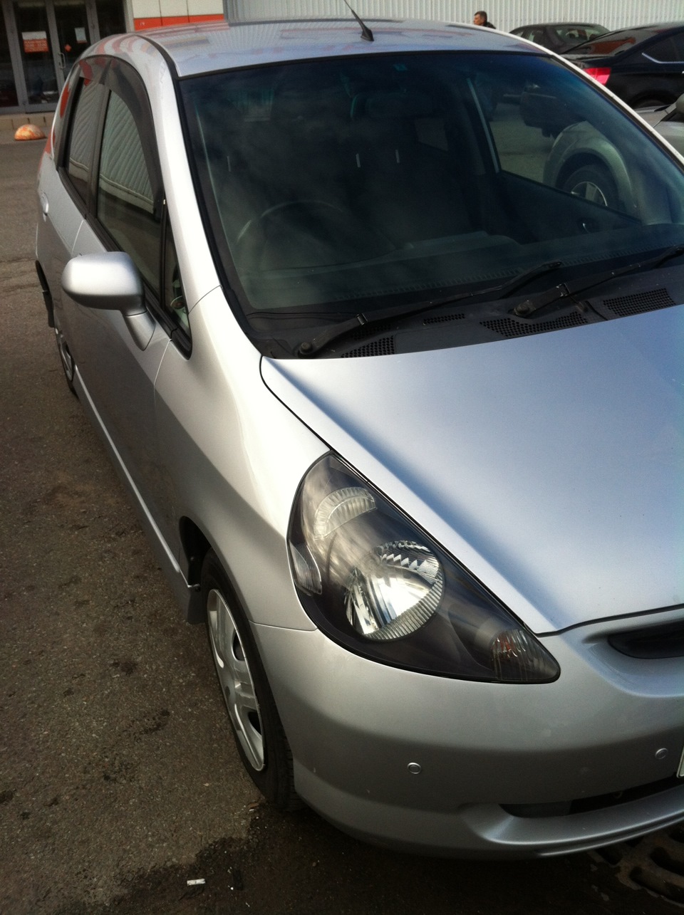 Покрасил крылья + по мелочи — Honda Fit (1G), 1,3 л., 2002 года ...