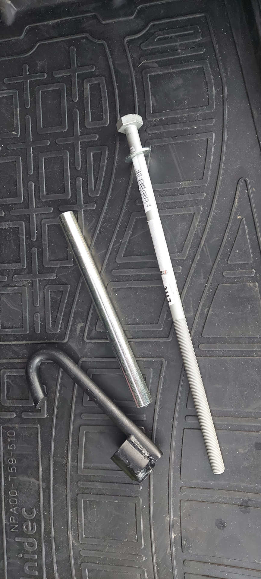 №12. Установка запасного колеса — Mitsubishi Outlander (3G), 2,4 л ...