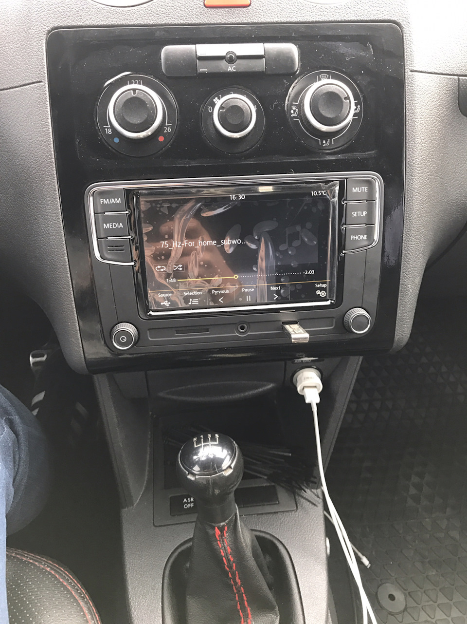 RCD 330+ — Volkswagen Caddy (3G), 1,9 л, 2010 года | автозвук | DRIVE2