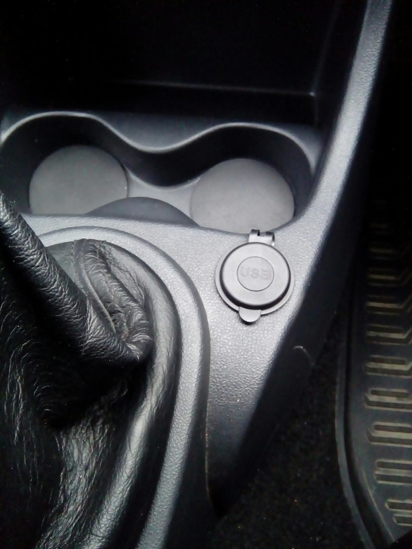USB зарядка вместо прикуривателя — Nissan Almera V (G11/15), 1,6 л ...